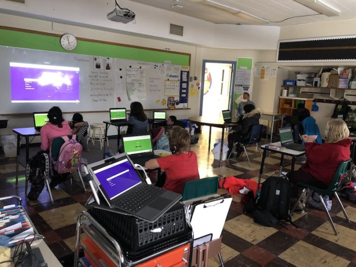 Teacher connects students across Canada with Kahoot!