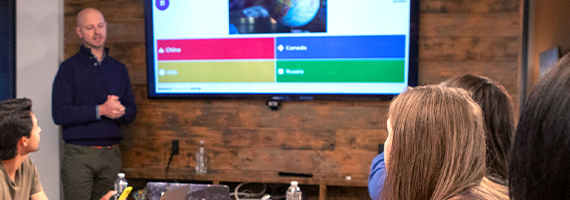 Business presentation with Kahoot!